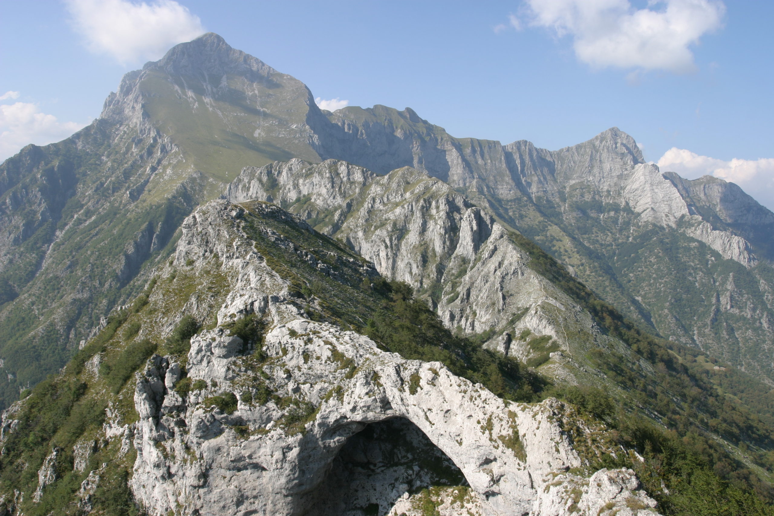 L'arco ciclopico del Monte Forato - Grotta del Vento